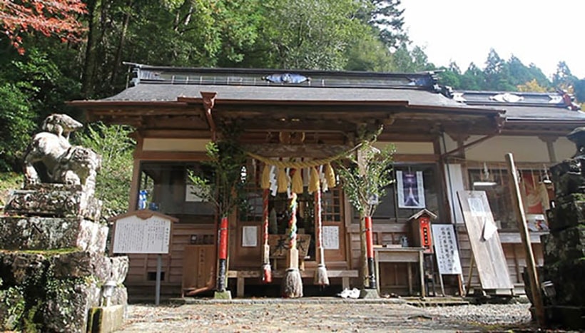 Todoroki Ninety-nine Waterfalls, Tokushima, Shikoku - Japan Backpacker