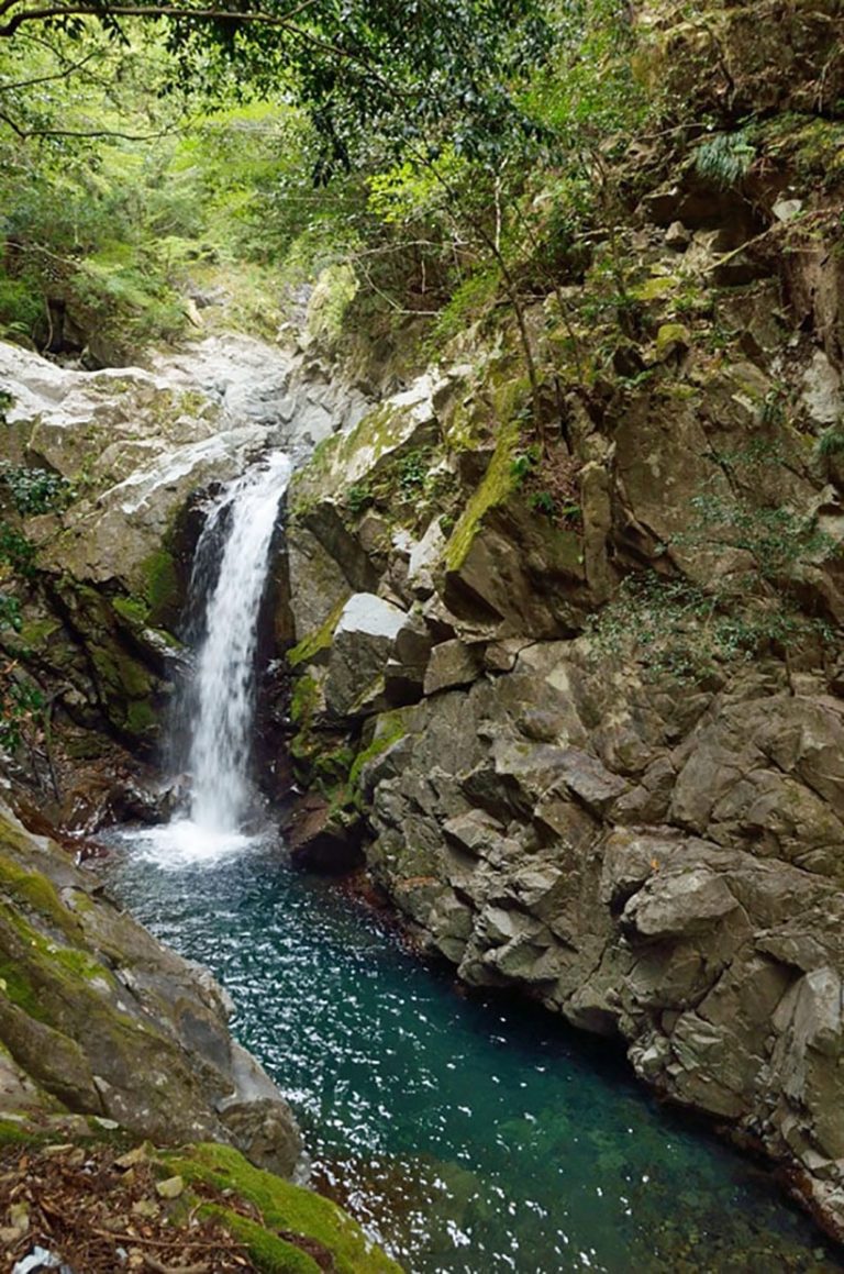 Todoroki Ninety-nine Waterfalls, Tokushima, Shikoku - Japan Backpacker
